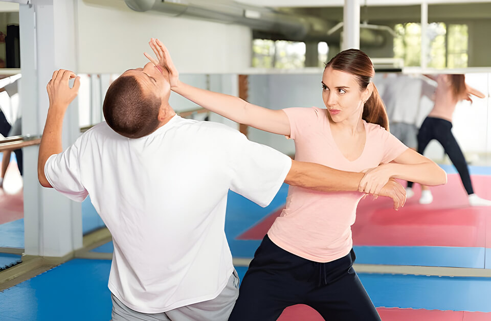 14 Essential Self-Defense Moves Every Woman Needs to Know